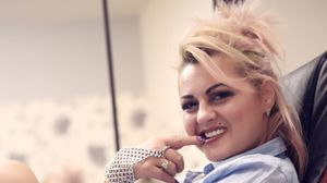 Mishelia is online! - Official Page