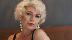 ChristaRose is online! - Official Page